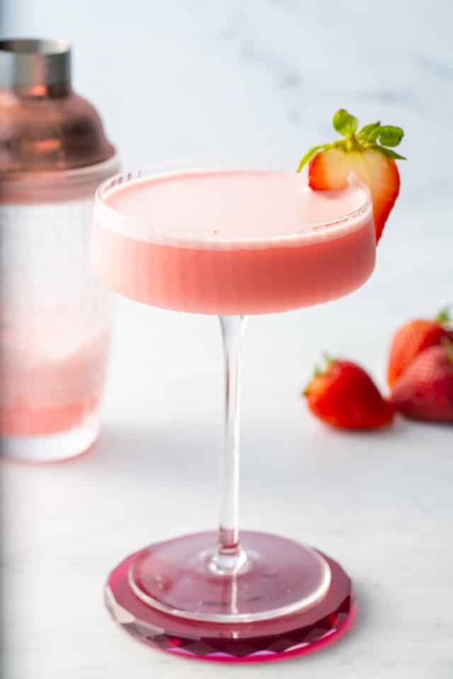 Pink Lady Cocktail (No Egg White): A Refreshing Twist on a Classic - My ...