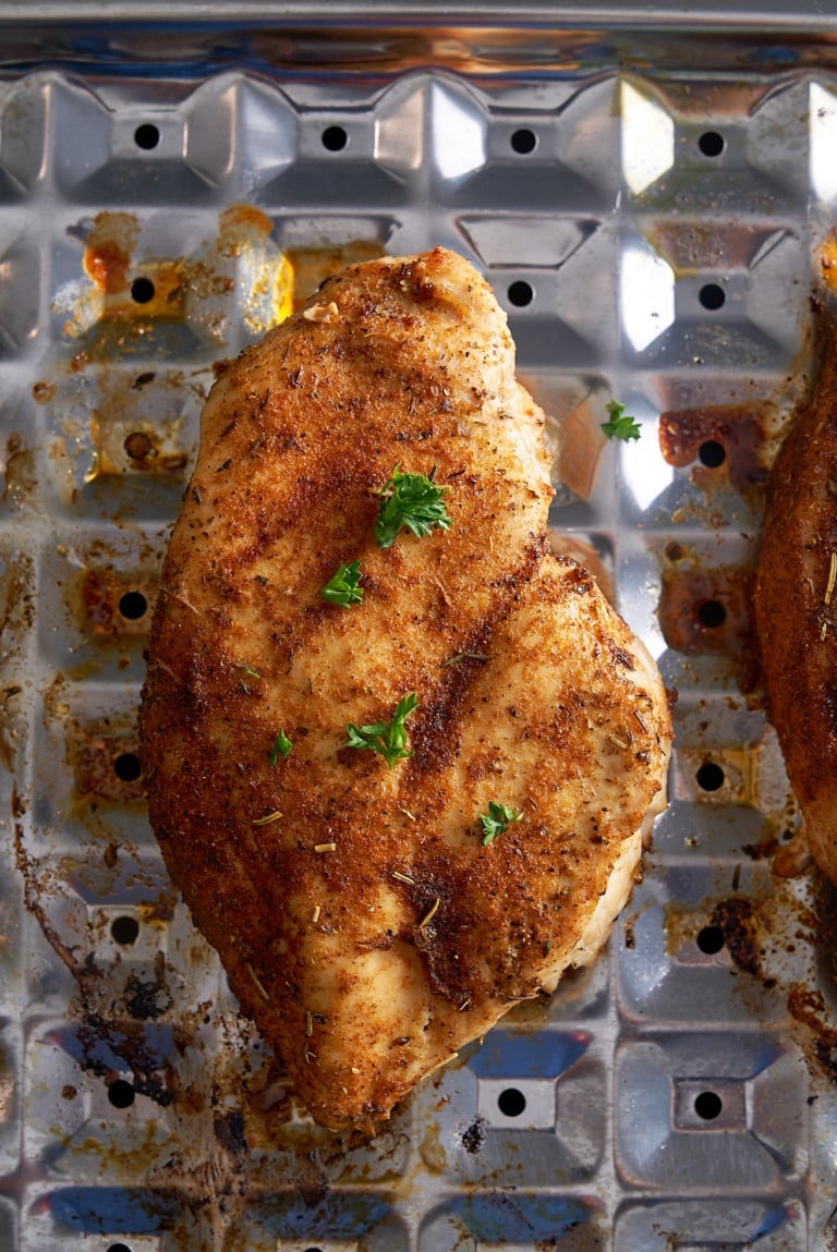Juicy Broiled Chicken Breast Recipe (How to Broil Chicken in the Oven ...