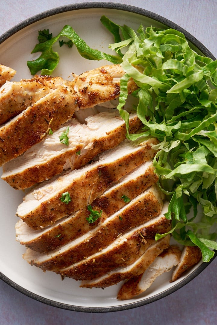 Juicy Broiled Chicken Breast Recipe (How to Broil Chicken in the Oven ...